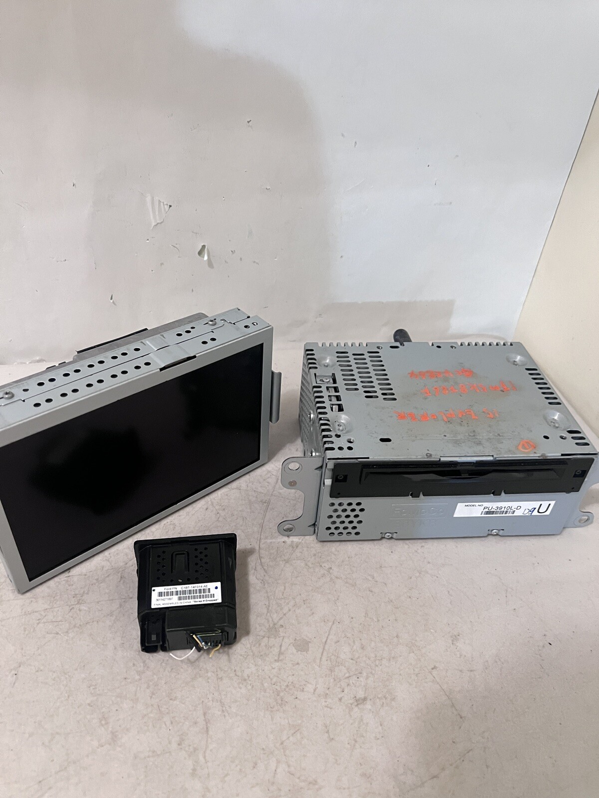 2013-2015 Ford Explorer Sync2 APIM Info Nav Display Screen CD DB5T ...