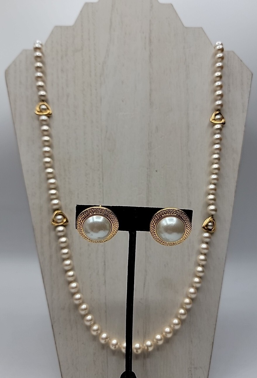 Vintage LCI Faux Pearl Long Necklace Hand Knotted Clip Earrings Gold ...