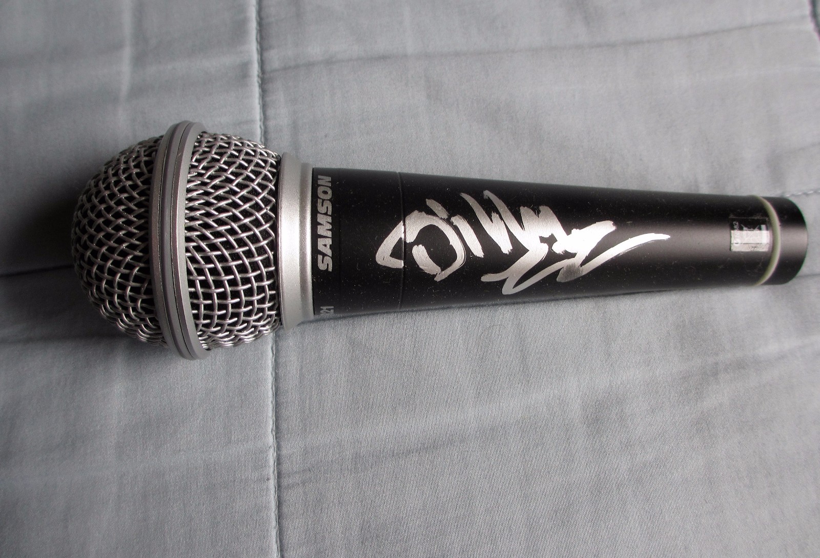 BILLY GIBBONS SIGNED SAMSON MICROPHONE DC/COA ( ZZ TOP ) RARE . | eBay