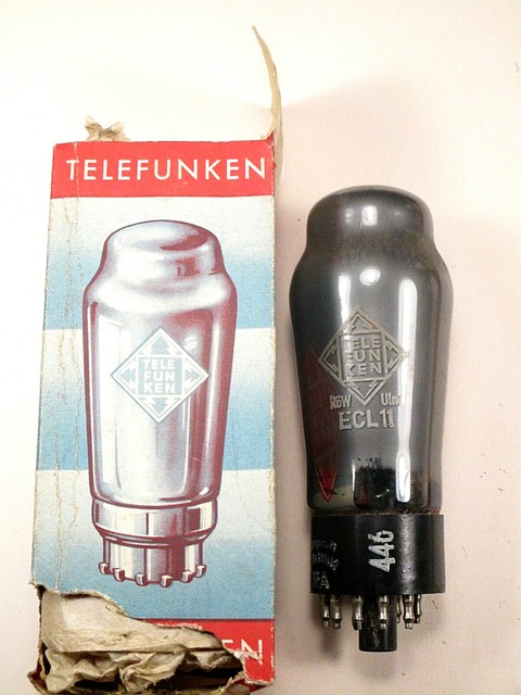 5 uralte RÖHREN AZ11 ECL11 TELEFUNKEN VALVO RÖHREN ECL 11 AZ 11 GEPRÜFT ...