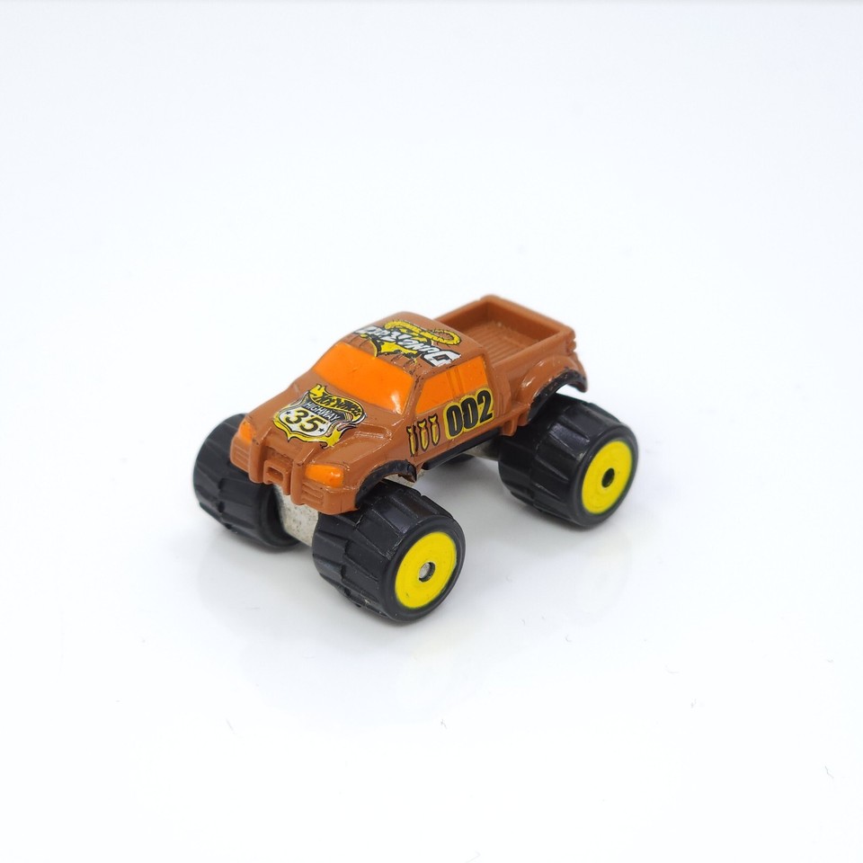 Hot Wheels Atomix - Highway 35 World Race - 1.5 inch Micro AcceleRacers Deora II | eBay