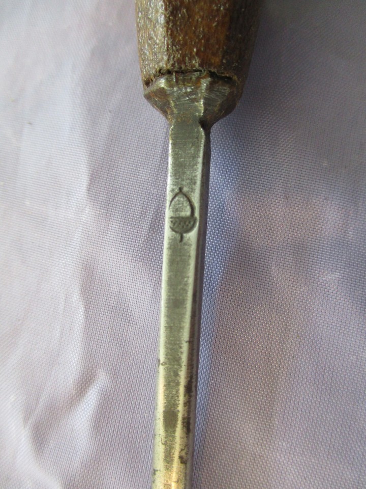 VIN HENRY TAYLOR W ACORN LOGO 3/16" WIDE SPLIT NO 7 STRAIGHT CARVING ...