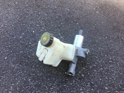 A2044300102 Mercedes C Class W204 brake master cylinder brake booster ...
