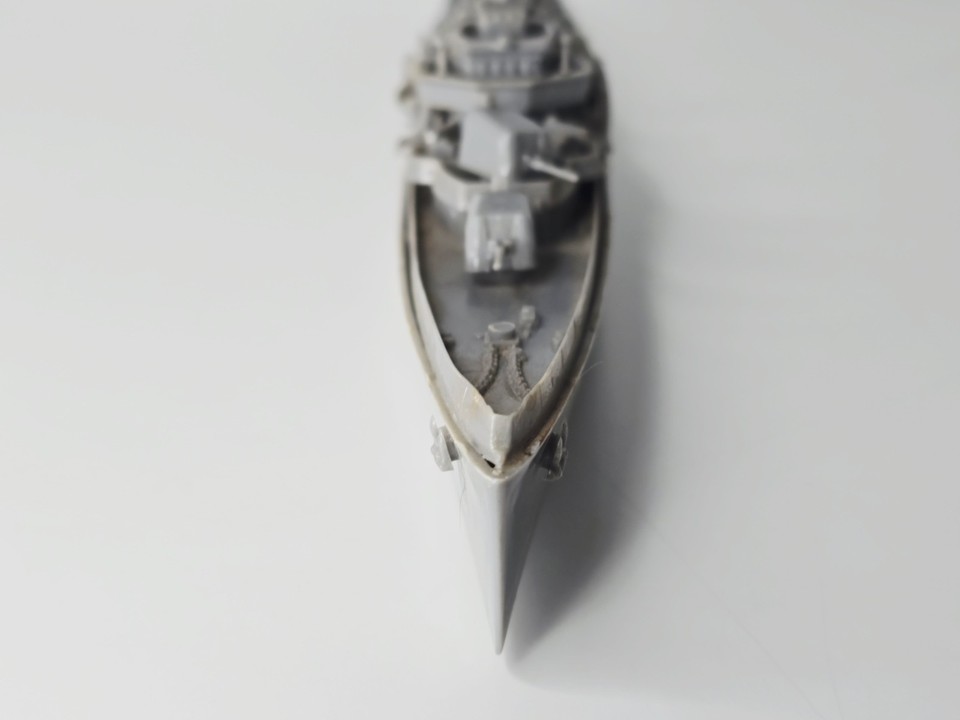 Revell - U.S.S. The Sullivans Destroyer - 14.75" Plastic Built Model ...