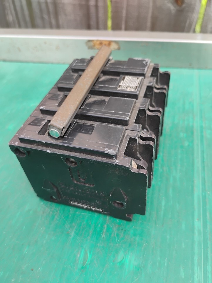 Siemens EQ9685 MBK200 200 Amp 2 Pole, 120/240V, Plug-In Main Breaker ...