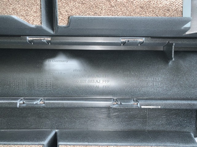 Porsche 2015 - 18 Macan GTS Front Center Bumper Grill 95B807683AGOK1 ...