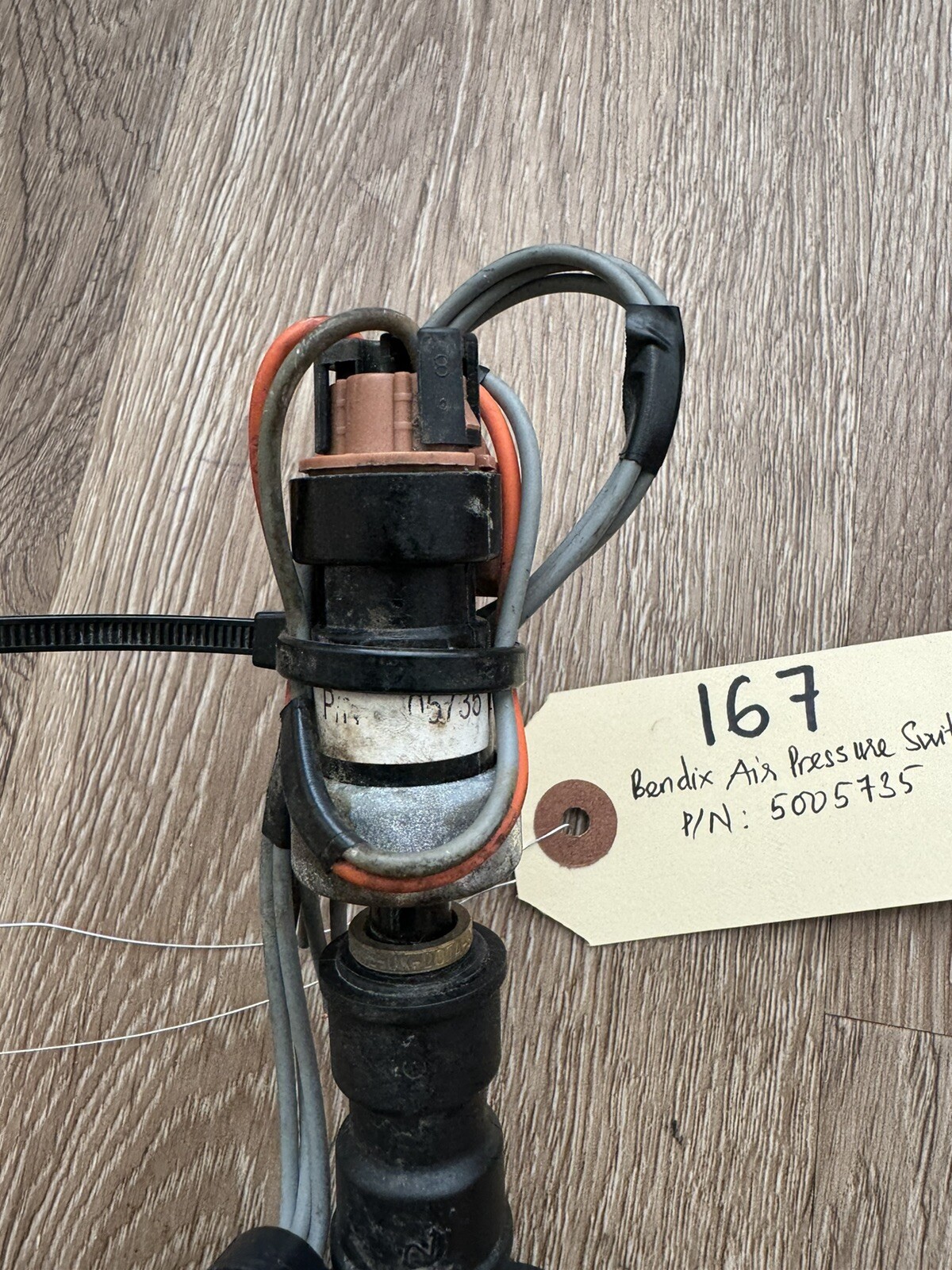 Bendix 5005735 INT 2505670c92 Air Pressure Stop Switch for sale online ...