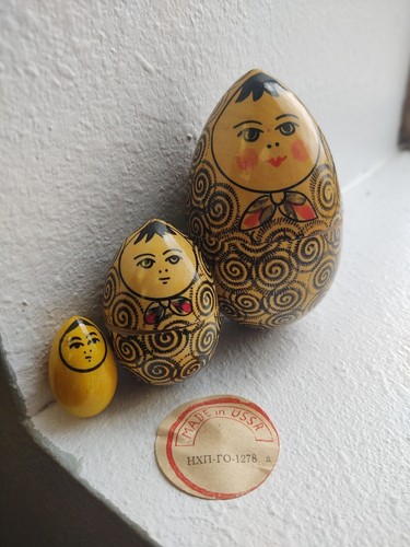 Vintage Russian Nesting Dolls Egg Oval Shaped Hand Painted Wooden w ...
