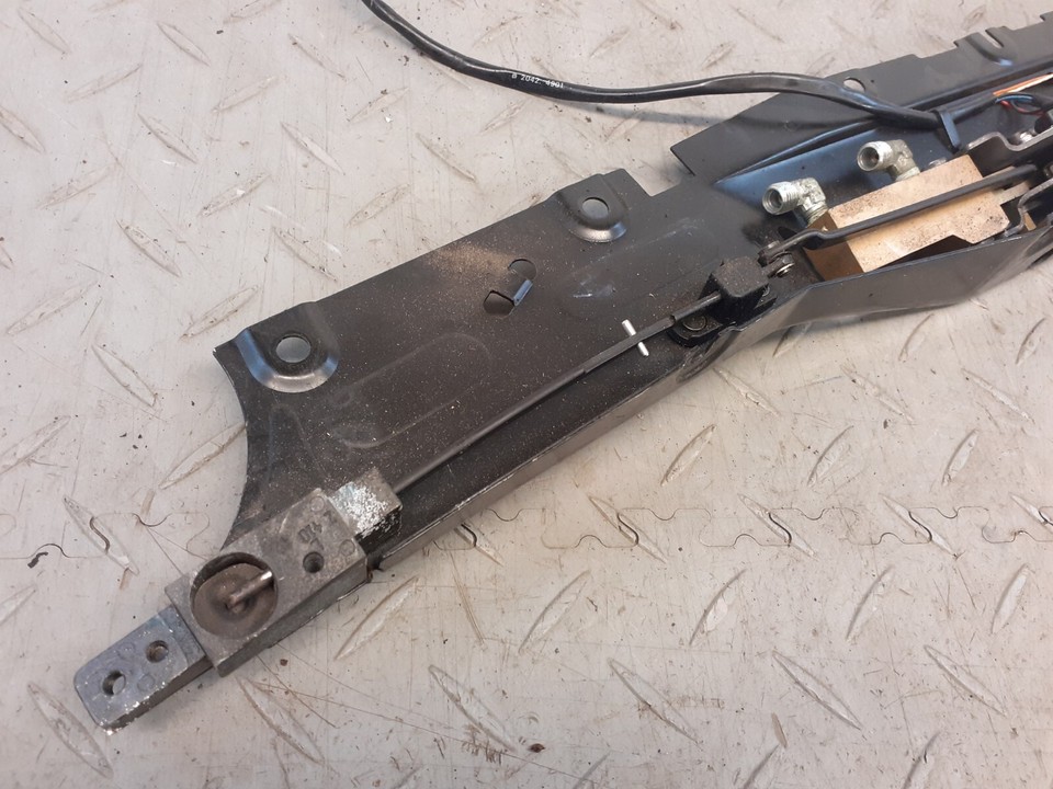 JAGUAR XK8 XKR X100 CONVERTIBLE TOP ROOF MECHANISM HOOD LATCH PLATE ...