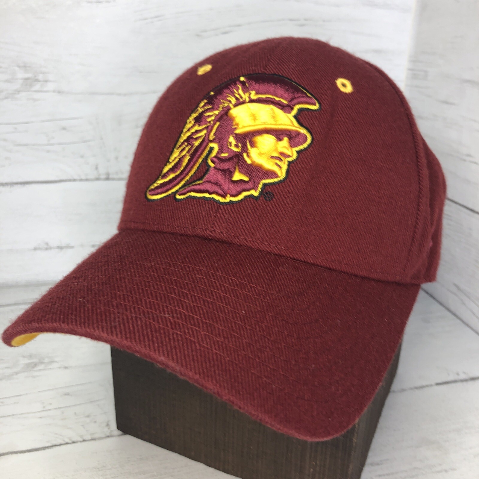 USC Trojans NCAA - Zephyr Fitted Hat Size 7 - Maroon & Yellow | eBay