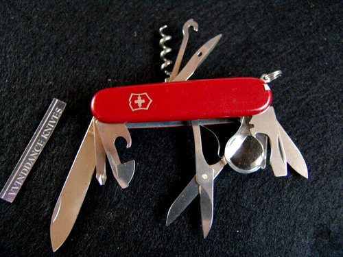 VICTORINOX EXPLORER-LATEST MODEL--SWISS ARMY KNIFE--EXCELLENT | eBay