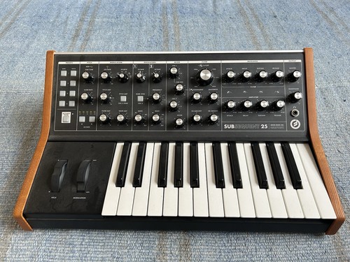Moog Subsequent 25 Analog Synthesizer (pre-owned) 40232358869| eBay