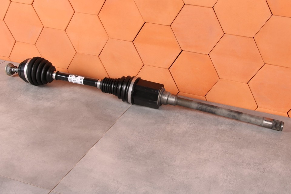 BMW 5' G30 LCI G31 LCI FRONT RIGHT DRIVE SHAFT HALF AXLE XDRIVE 9846770 ...