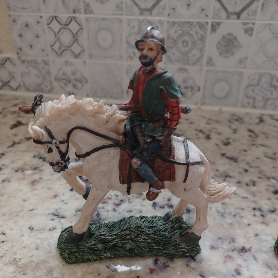 2 Vintage Unmarked Knights On Horses Figurines Medevial Soldiers ...