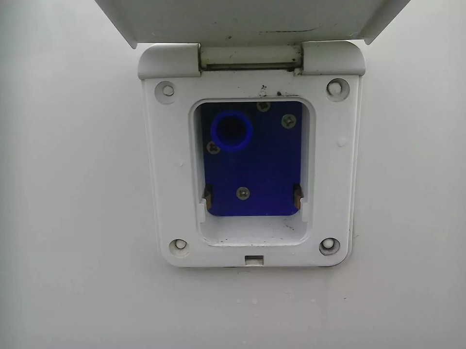 Whale Watermaster EP1612 Caravan High Flow 12V Water Pump + Plug Bailey ...