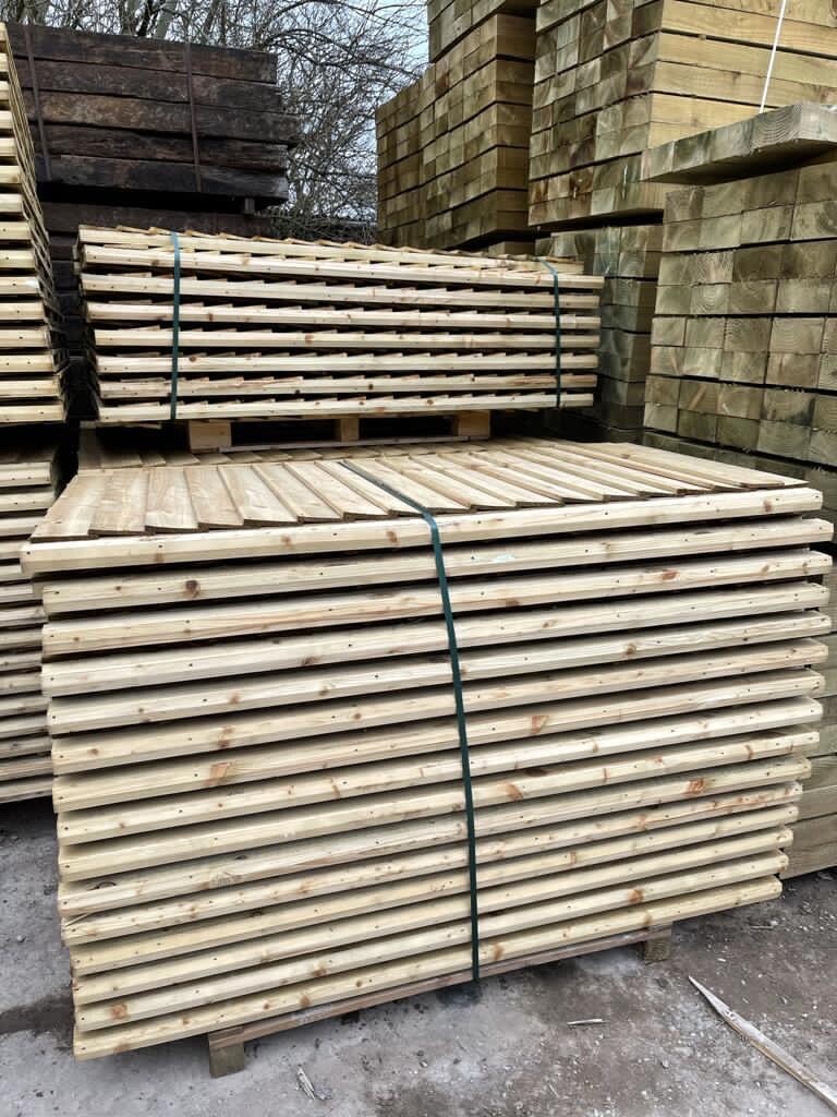 6X3 Pressure Treated Feather Edge Straight Top Wooden Garden Fence ...