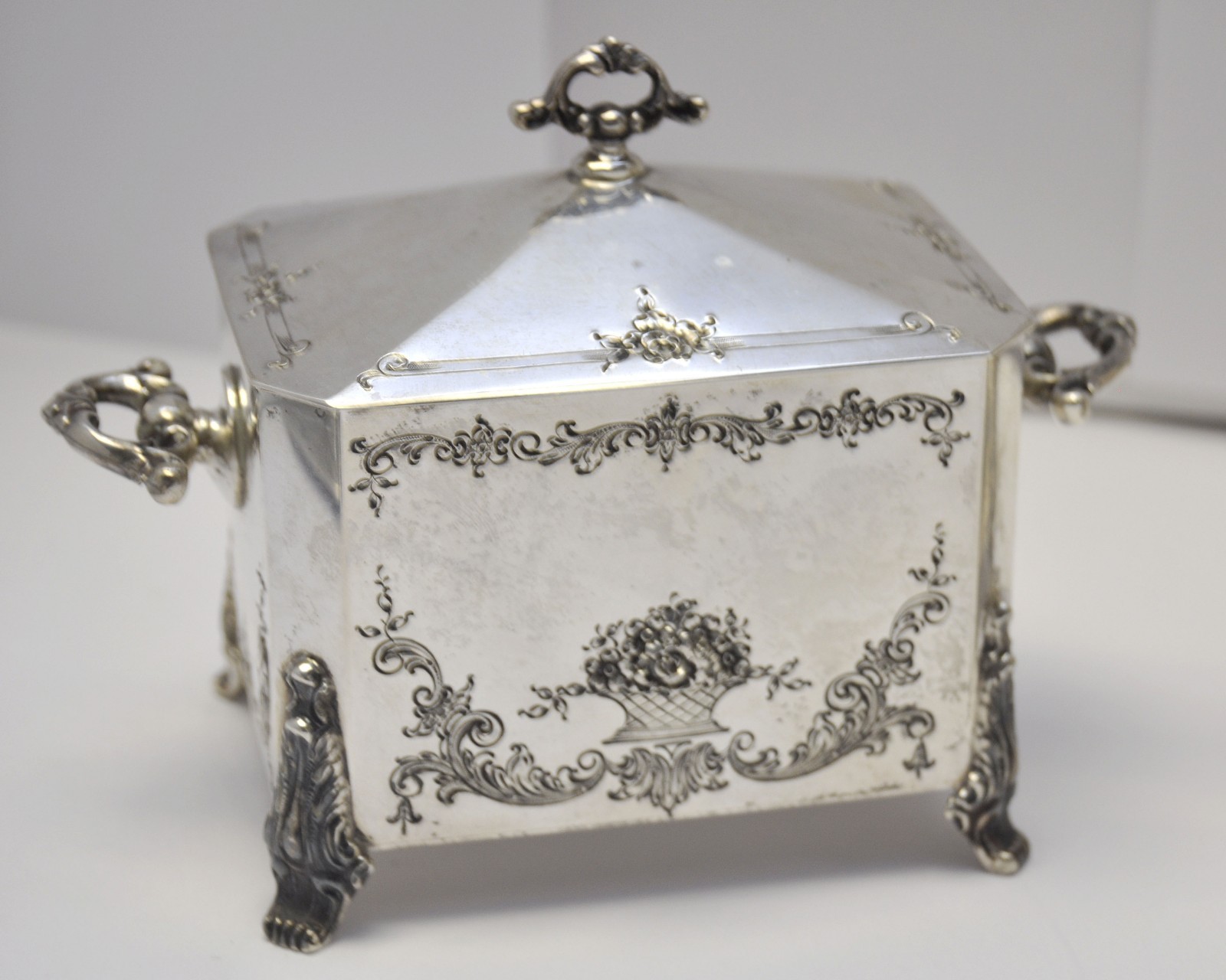 A/Q Barbour Silver Co. Hartford, CT 15 pc Sterling Victorian Repousse ...