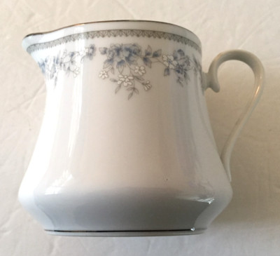 LENOX China Bouquet Collection BLUETS - SYRUP PITCHER / MILK CREAMER | eBay
