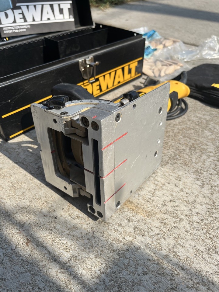 Dewalt Plate Biscuit Joiner DW682 6.5 Amp With Case And Extras - Great ...