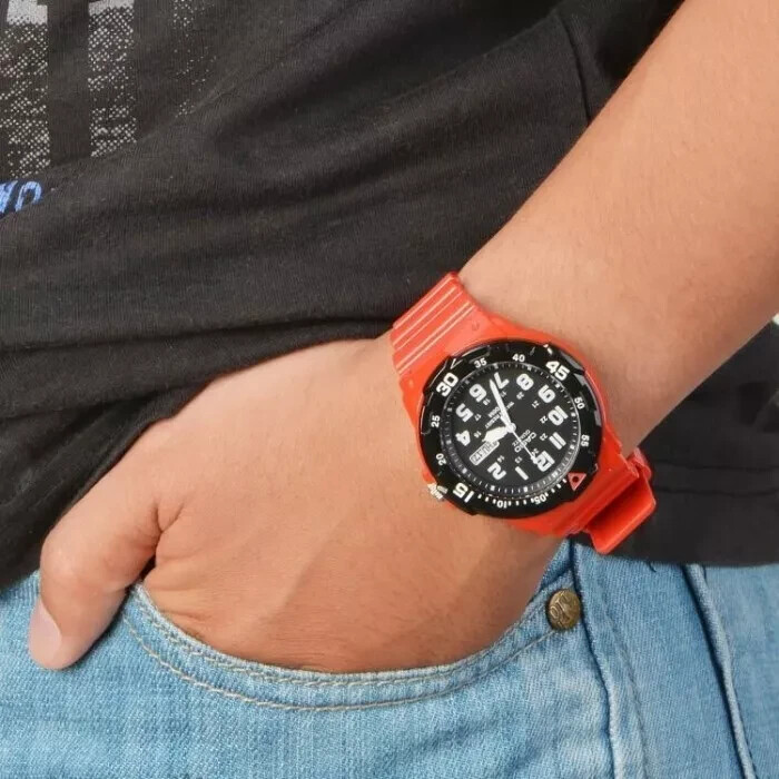 CASIO CLASSIC RED DIVER WATCH BLACK DIAL, DAY & DATE, WATERPROOF 100mtr ...