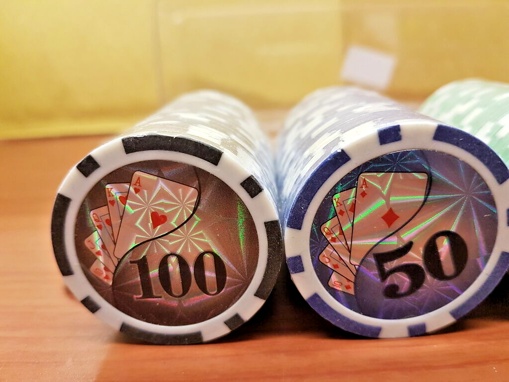 100 Numbered Laser Poker Chips 12 gram ABS Composite 5 Colours UK Stock ...