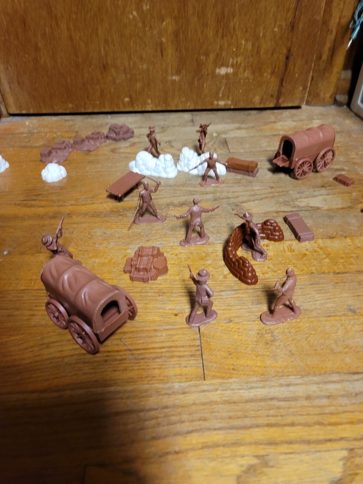 Cowboys mini Figures 64 pc set western china frontier toys wagon VTG ...