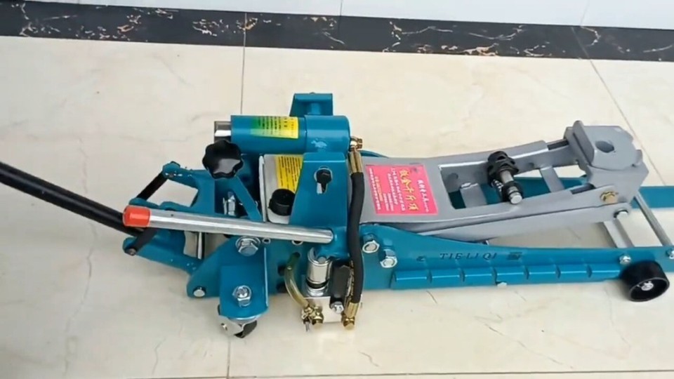 Hydraulic pull jack for car body sheet metal dents and bumps seamless ...