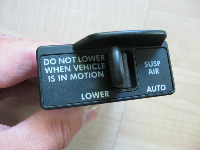 Genuine Freightliner GTD 3270-3 Dash Valve Suspension Dump Switch for ...