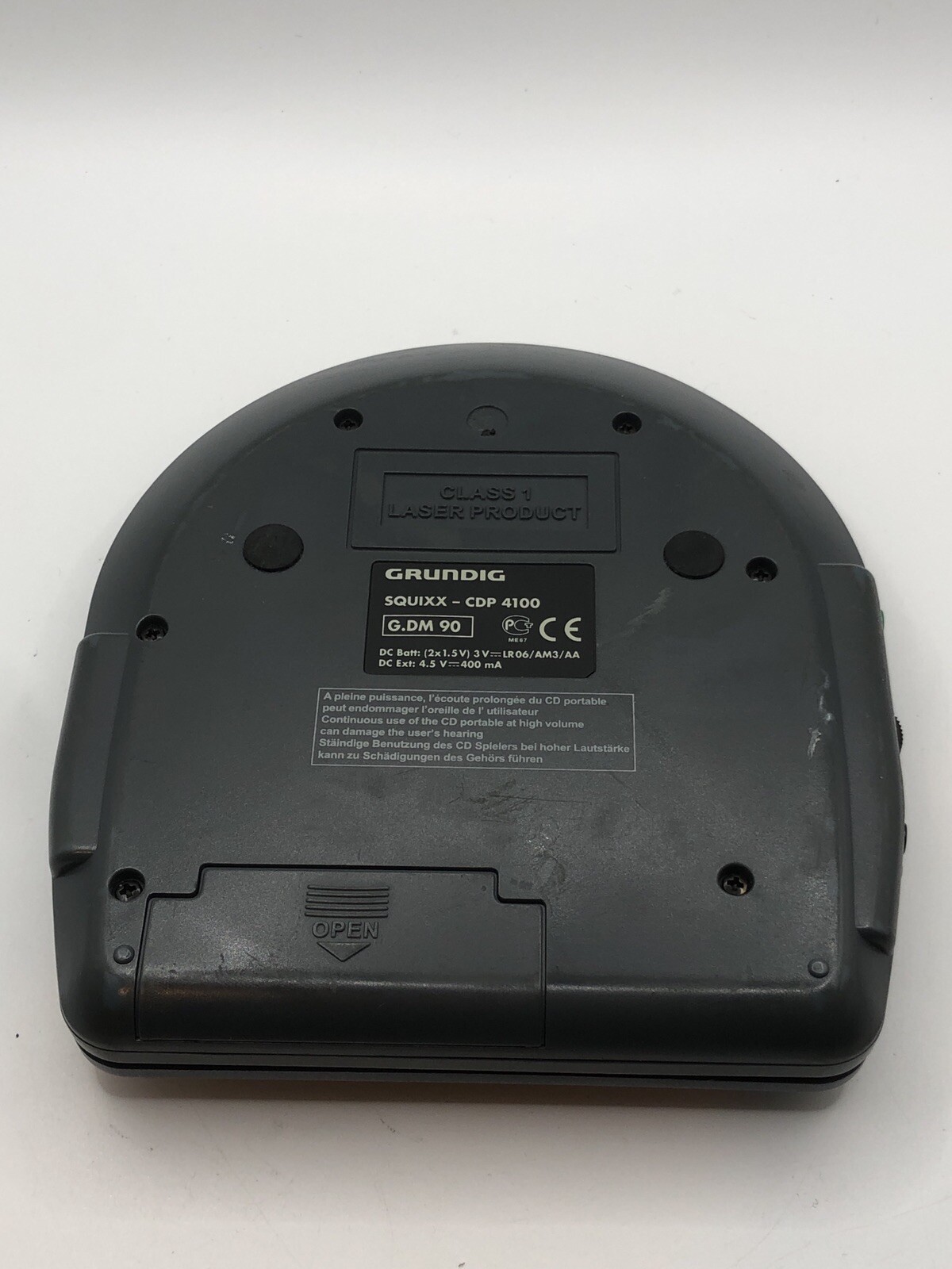 Groundig Squixx UBS CD Portable Player- For Part | eBay