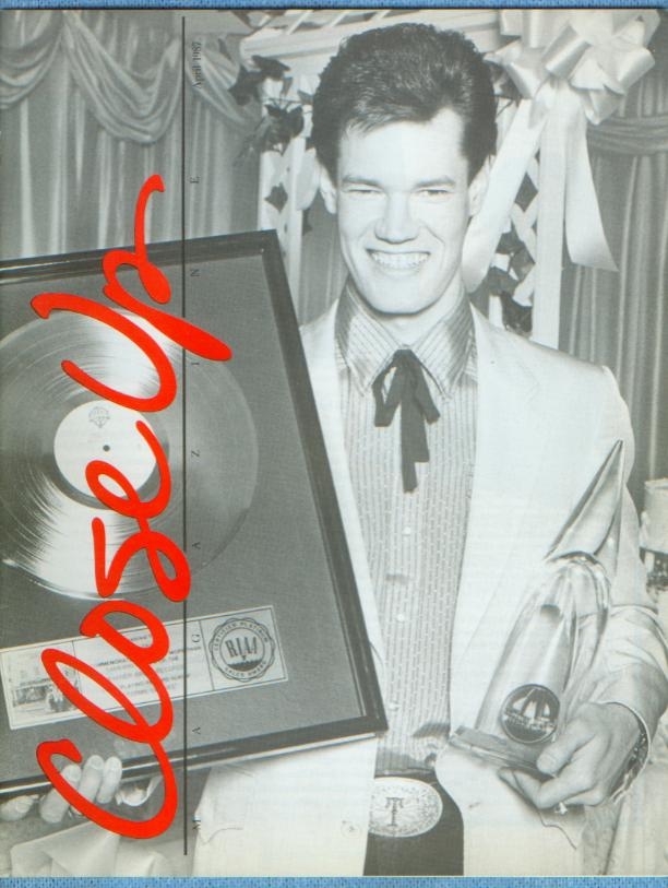 RANDY TRAVIS COVERS VINTAGE 1987 CLOSE UP MINT *RARE* | eBay.de