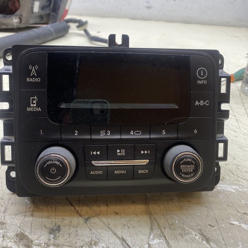 15 16 Dodge Ram 1500 2500 Radio Stereo Receiver AM FM 2015 P68245816AD ...