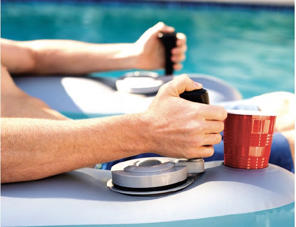 Pool Candy Splash Runner 2 Motorized Inflatable Lounger Pool/Lake Chair ...