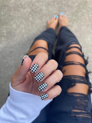 RED ASPEN Release the houndstooth Eleanor Nail Dashes 24 Pop On Short ...
