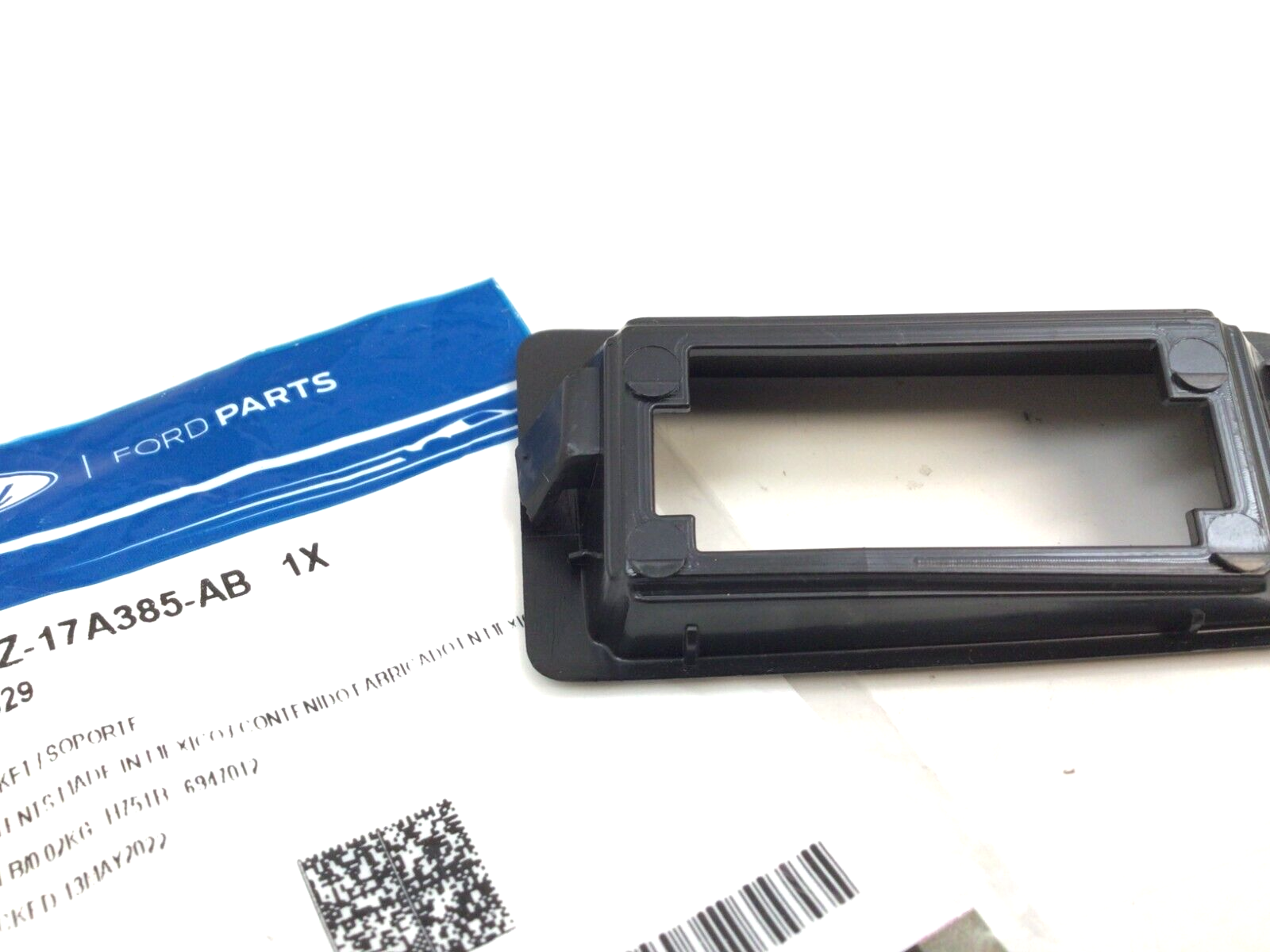 2021-2023 Ford Bronco Sport RH passenger rear License Plate Lamp Bezel ...