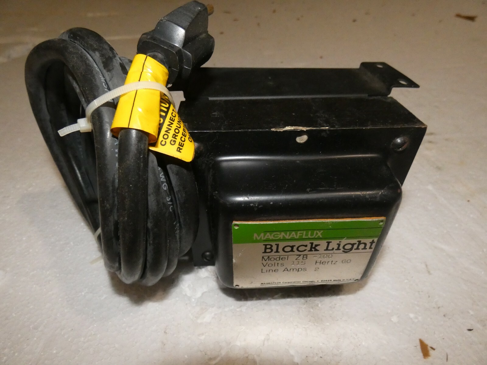 Magnaflux Black Light Zb-100 115v 60 Hertz 2 Line Amps for sale online ...