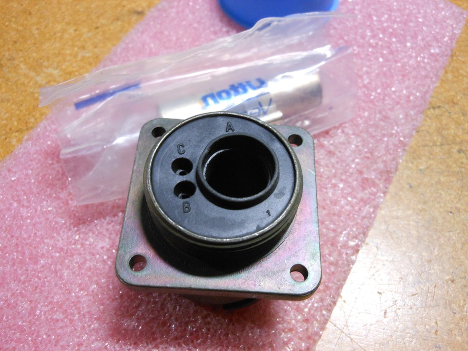 LITTON / VEAM CONNECTOR WITH CONTACTS # CIR020R22-21SW-F80 NSN: 5935-01 ...