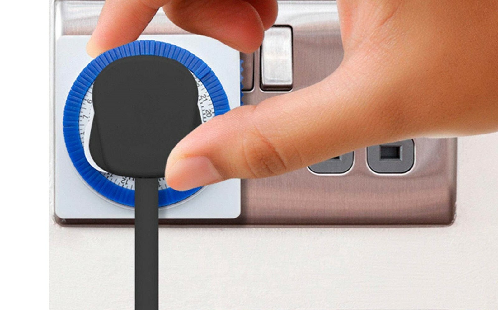 Square 24hr Plug In Mechanical Timer Time Switch Clock Mains 13a ...