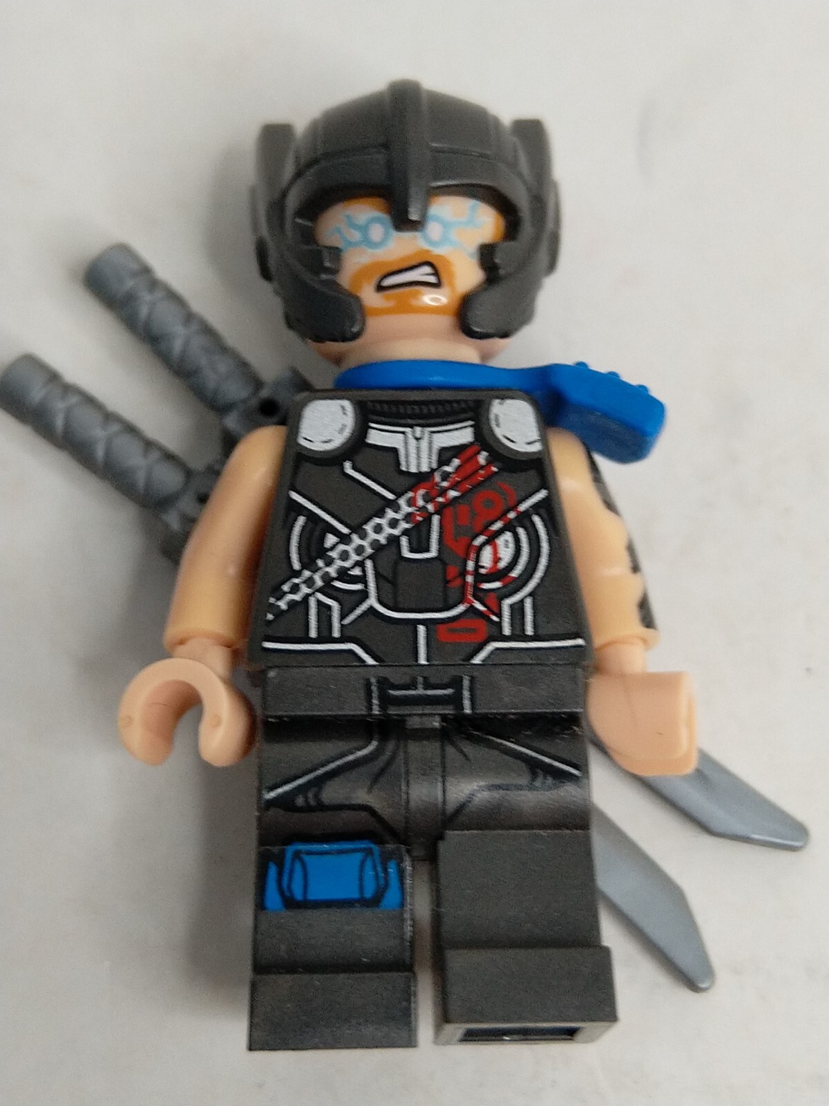Lego Marvel Super Heroes Thor Ragnarok Minifigure 76088 Scabbard Two ...
