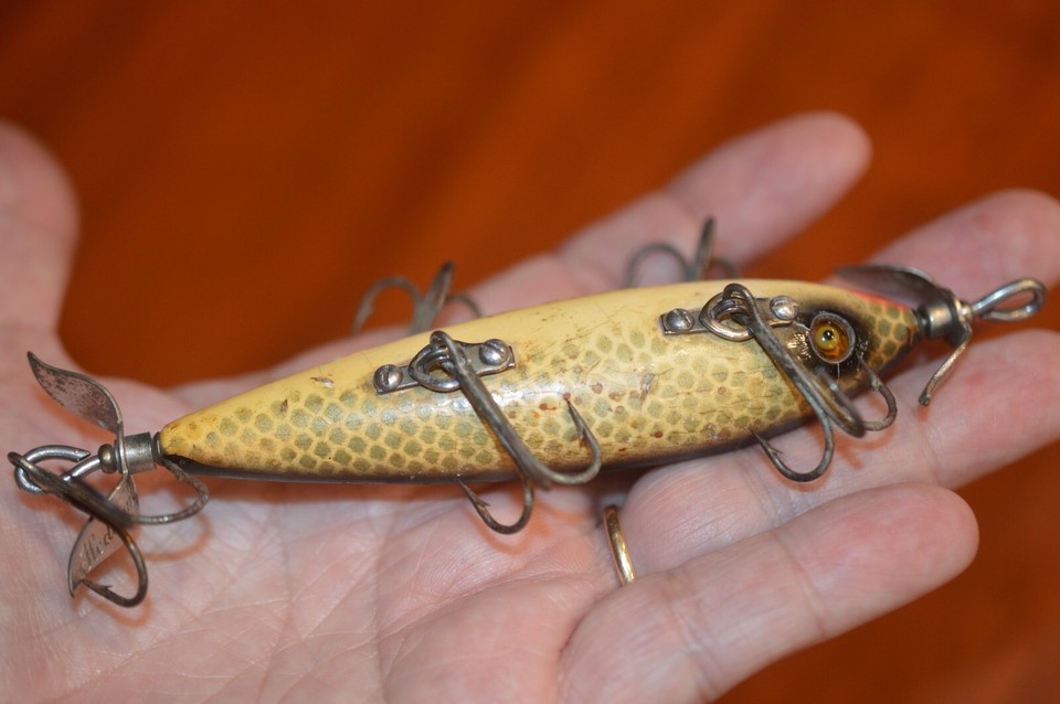 Vintage Heddon 150 Wood fishing Lure Shiner Scale | eBay