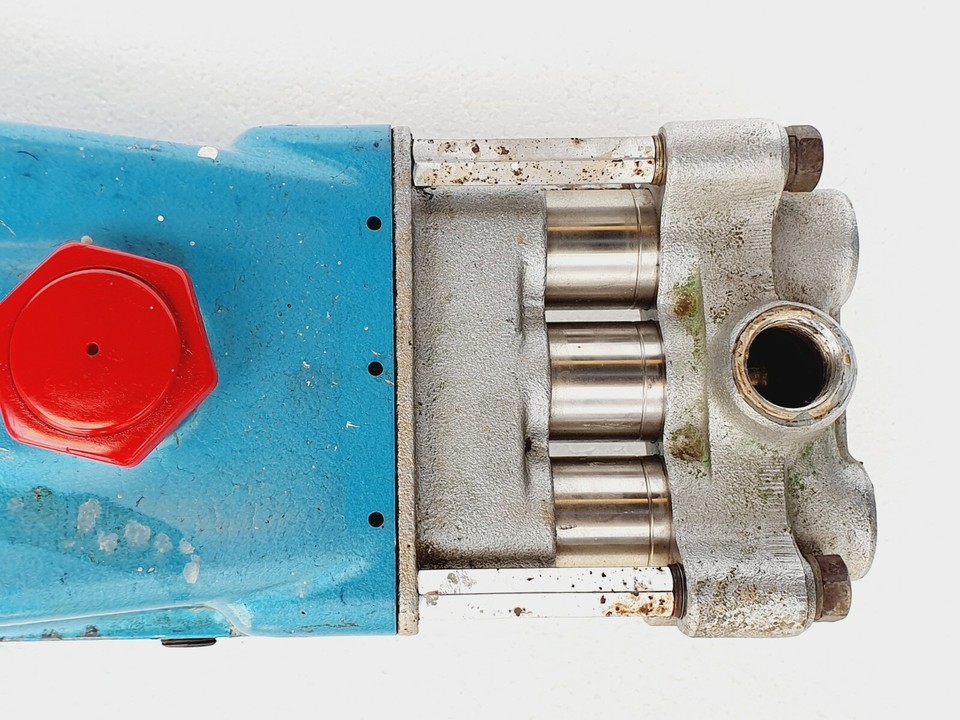 CAT PUMPS Model 1010 / 623 Triplex Pump, Positive Displacement , 6 gpm ...