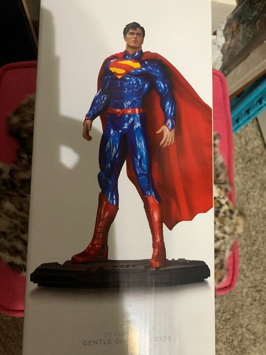 Superman Statue DC Comics Icons /5200 DC Collectibles Gentle Giant ...