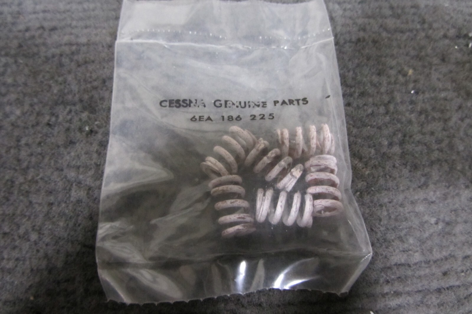 6 Ea. Cessna P/N 186-225 (1298119-4) Exhaust Compression Spring for ...