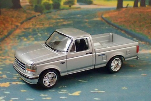 1st Gen 1993-1995 Ford F-150 SVT 5.8L V-8 Lightning 1/64 Scale Limited ...