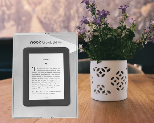 Barnes & Noble Nook GlowLight 4e Touchscreen eReader 8GB WiFi Page-Turn ...