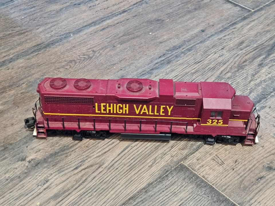 RARE O SCALE 3 RAIL WEAVER ULTRA LINE GP38 LEHIGH VALLEY 325 | eBay