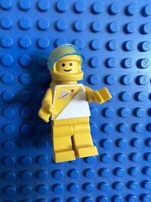 LEGO Yellow Futuron Spaceman 1980s Classic Space 6884 6990 6893 6826 ...