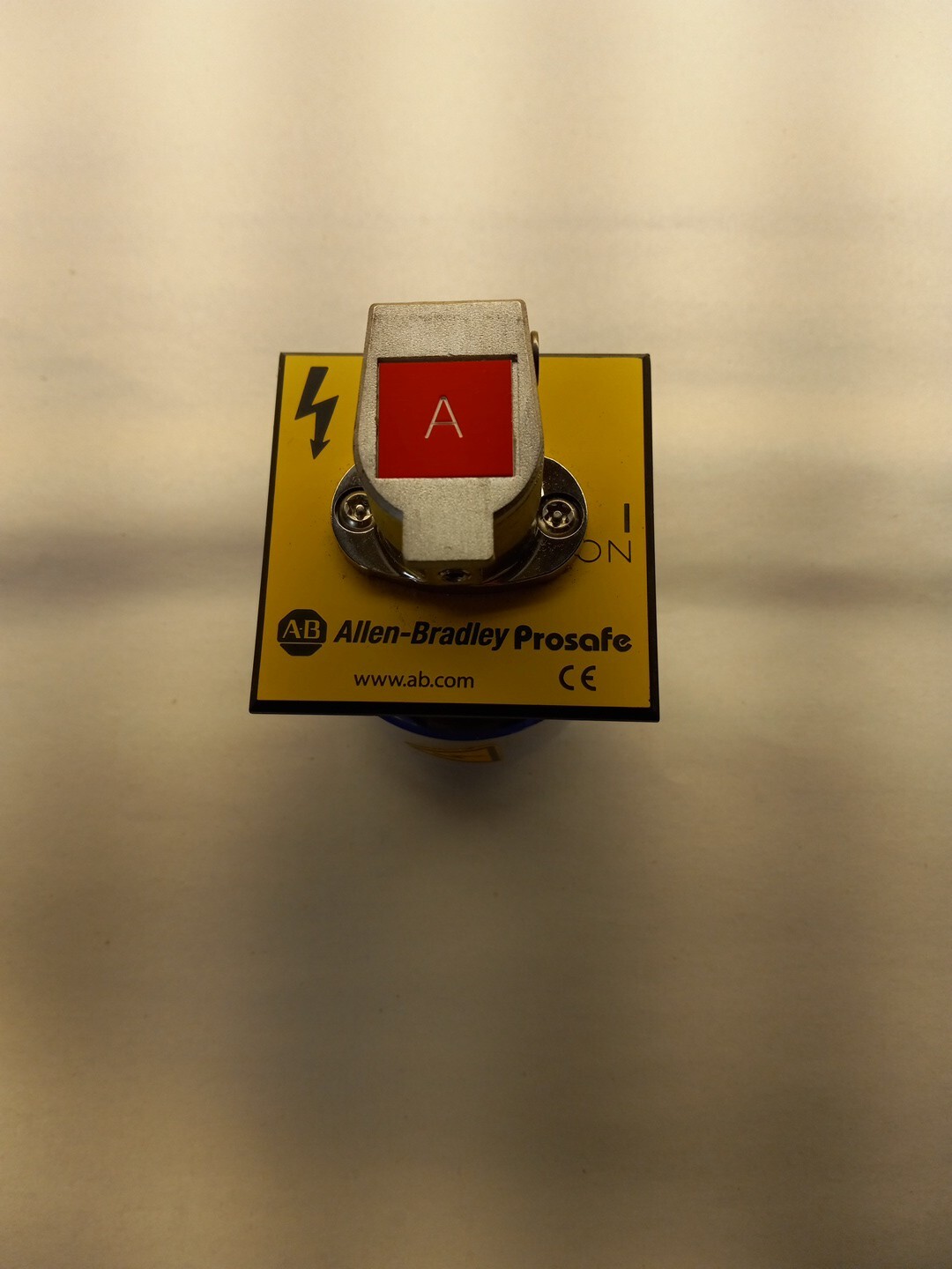 Allen Bradley 440t-mrpse110a ProSafe Rotary Key Switch Panel Mount 20a ...