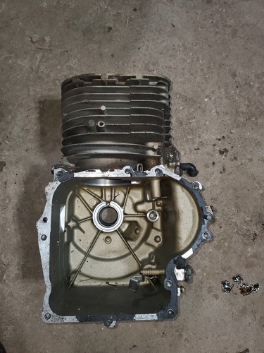 Briggs & Stratton Engine Crankcase Block | eBay