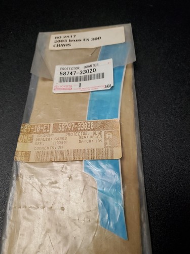 Toyota Lexus Genuine 58747-33020 Passenger Rear Quarter Panel Protector ...