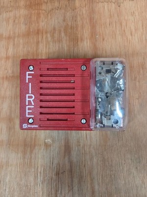1x Simplex 4903-9219 Fire Alarm Horn/Strobe w/4905-9908 Adapter Plate ...